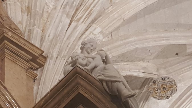 Guided Tour - Medieval Basin + Monuments - Highlights of the Guided Tour