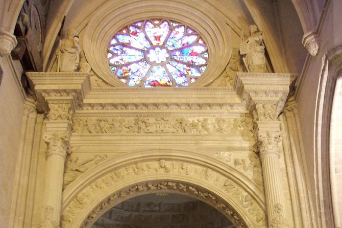 Guided Tour - Medieval Basin + Monuments - Meeting Point and End Point