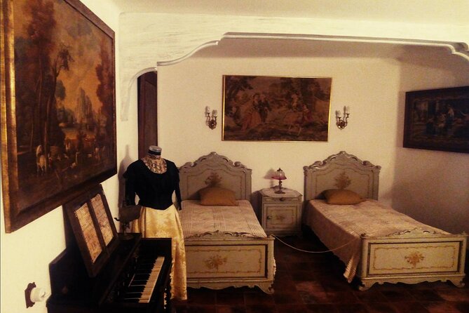 Guided Tour of Albarracín and Casa Noble - Exploring the Perez and Toyuela Family Museum House