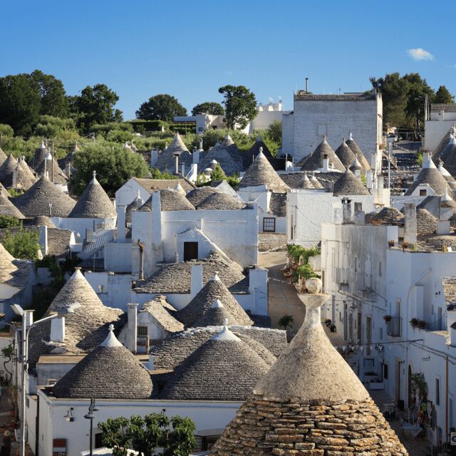 Guided Tour of Alberobello Trulli with Transfer included - The Experience in Detail