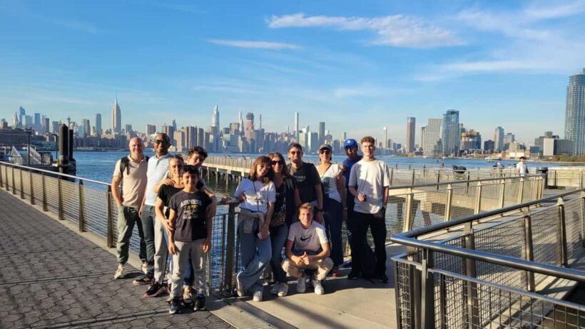 Guided tour of Brooklyn Williamsburg and Dumbo in French - Practical Details and Value