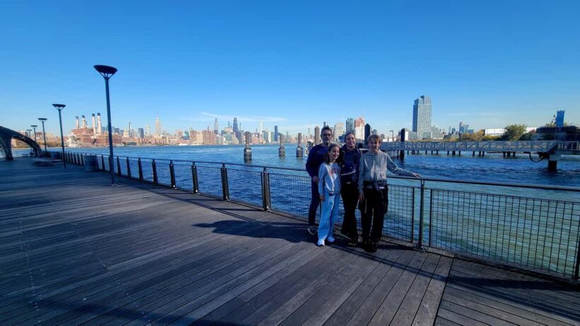 Guided tour of Brooklyn Williamsburg and Dumbo in French - What to Expect and What’s Not