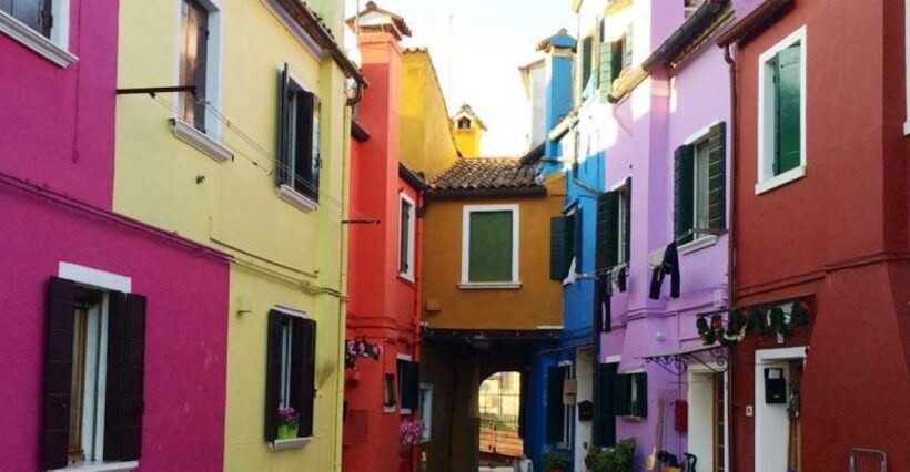Guided Tour of Burano Island - Guided Tour of Burano Island: A Colorful Slice of Venices Lagoon
