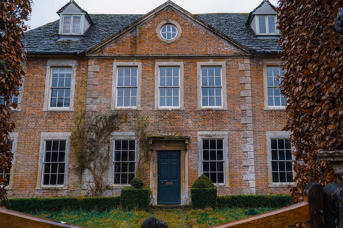 Guided Tour of Harry Potter Film Locations of Lacock & Cotswolds - Inclusions and Amenities