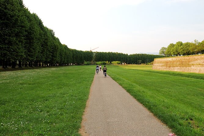 Guided Tour of Lucca by E-Bike or City Bike - Tips for a Memorable Lucca Cycling Experience