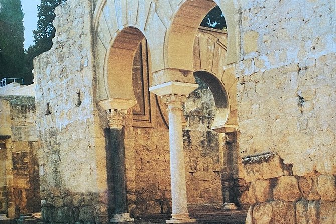 Guided Tour of Medina Azahara in Spanish With Bus. Official Guides - Booking and Cancellation Policy