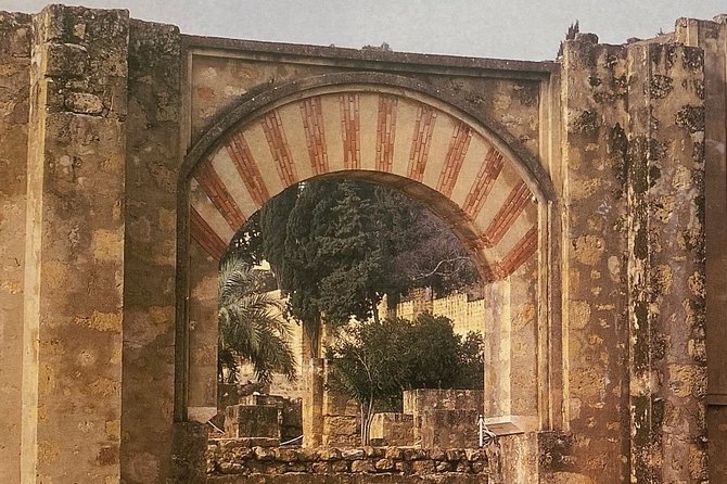 Guided Tour of Medina Azahara in Spanish Without Bus. Official Guides - Meeting and Pickup Information
