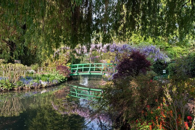 Guided Tour of Monet's Gardens/small group - The Meeting Point and Timing