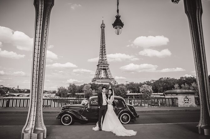 Guided Tour of Paris in Citroën Traction Avant or DS 21 - Navigating Paris in Style