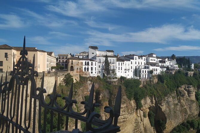 Guided Tour of Ronda With an Official Guide - Positive Traveler Experiences and Feedback