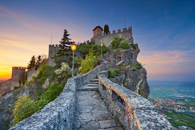 Guided Tour of San Marino at Sunset with aperitif included - The Sum Up