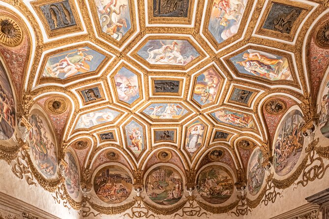 Guided Tour of Te Palace of Mantua - Exploring the Palaces Architectural Grandeur