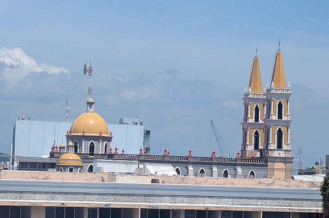 Guided tour of the cathedral and its surroundings - What to Expect and Practical Details