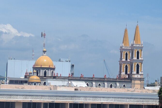 Guided tour of the cathedral and its surroundings - In-depth Look at the Experience
