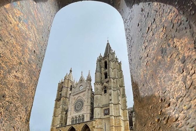 Guided tour of the Cathedral of León - Key Points