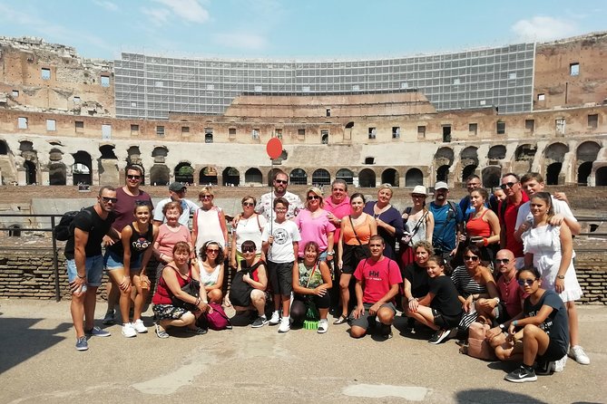 Guided Tour of the Colosseum, Roman Forum, and Palatine in Spanish - Exploring the Colosseum