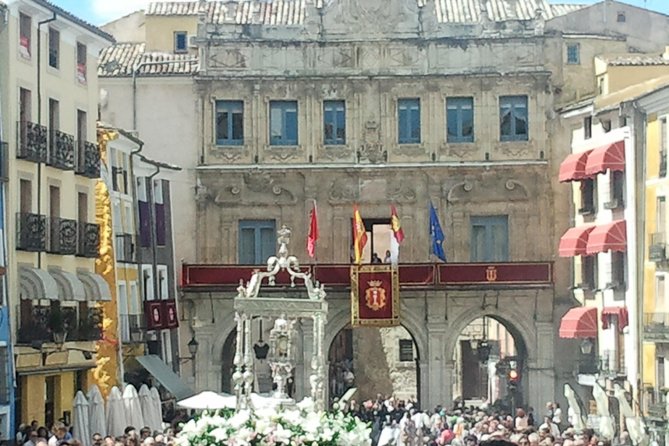 Guided Tour of the Historical Center of Cuenca and Its Cathedral - Architectural Marvels of Cuenca Cathedral