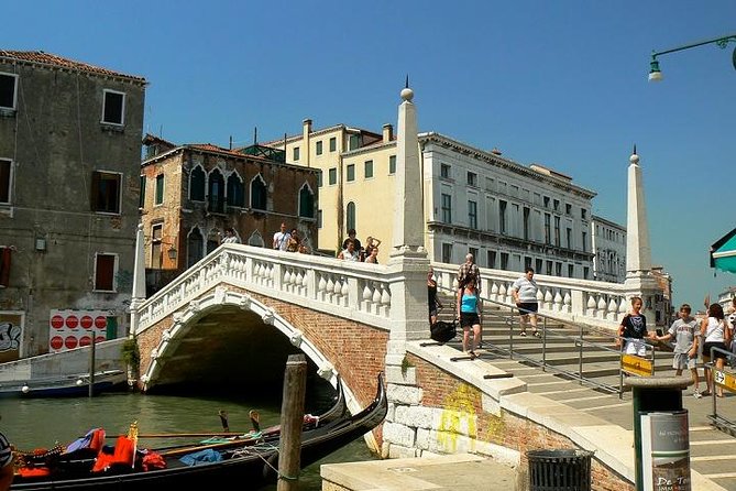 Guided Tour of the Jewish Ghetto in Venice with Cannaregio & Synagogues Visit - Key Points