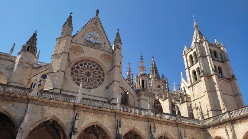Guided tour of the León Cathedral - Practical details for travelers