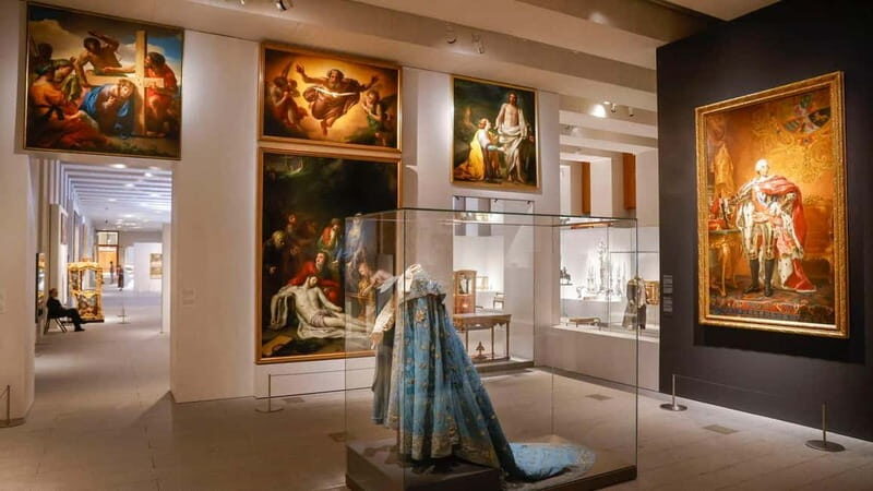 Guided Tour of The Royal Collections Gallery - Key Points
