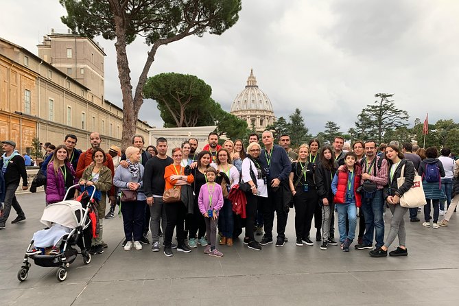 Guided Tour of the Vatican Museums and Sistine Chapel in Spanish - Exploring the Vatican Museums
