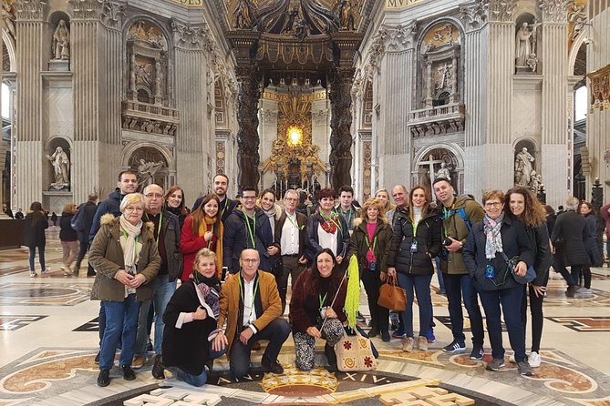 Guided Tour of the Vatican Museums and Sistine Chapel in Spanish - Marveling at the Sistine Chapel