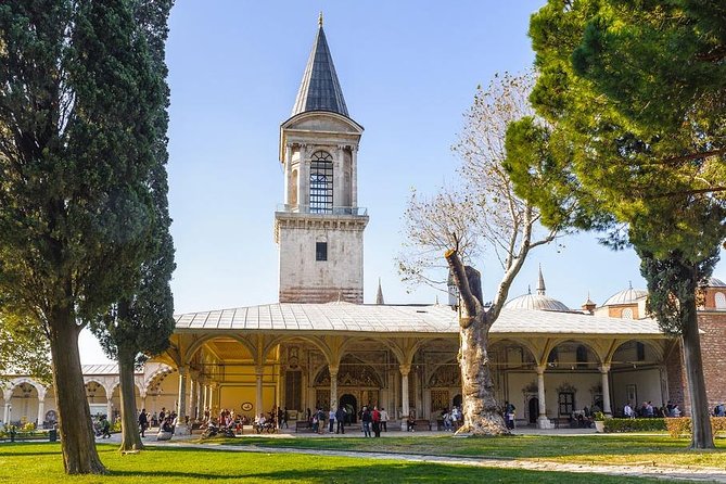 Guided Tour of Topkapi Palace Museum & Harem With Skip-The-Line - Navigating the Skip-the-Line Experience