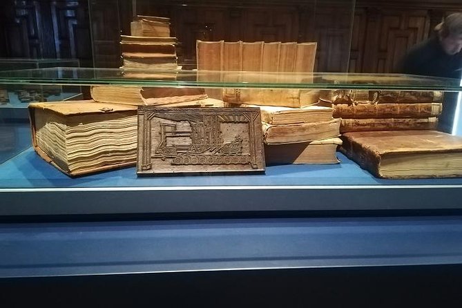 Guided tour of Venice wonders including Correr Museum & Empress Sisi Apartments - Introduction