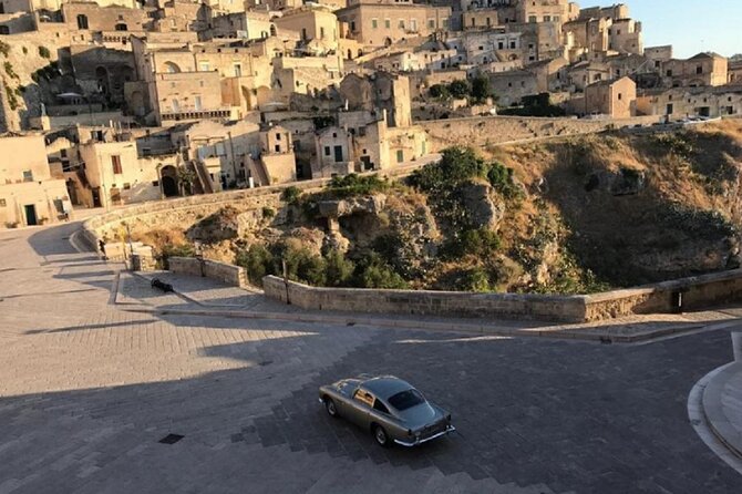 Guided Tour on the Scenes of the Film 007 No Time to Die in Matera - The Extras: Bond-Themed Aperitif
