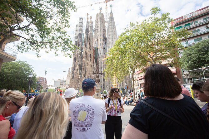 Guided Tour Sagrada Familia and Park Guell - Photographic Opportunities