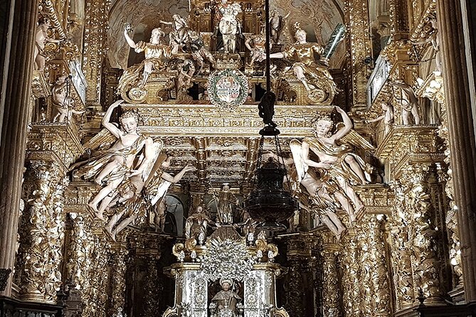 Guided Tour Santiago Cathedral, Museum and Old City - Taking in the Old City of Santiago
