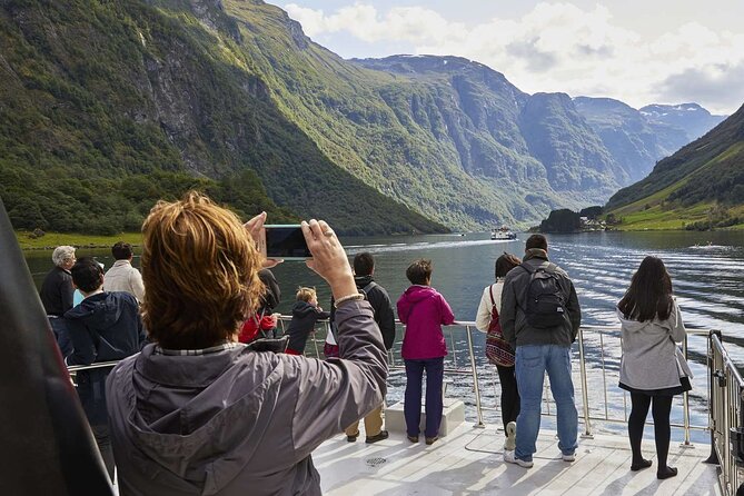 Guided Tour To Nærøyfjorden, Flåm And Stegastein - Viewpoint Cruise - The Fjord Cruise: From Flåm to Gudvangen