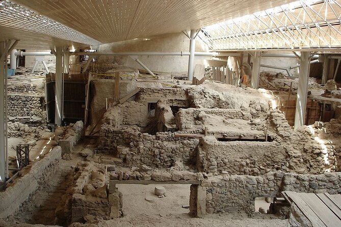 Guided Tour to the Akrotiri Archaeological Site in Santorini - Who Should Consider This Tour?