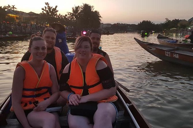 Guided Tour to Visit Hoi An Ancient City, Sampan Boat Ride,Night Market,Lanterns - FAQ