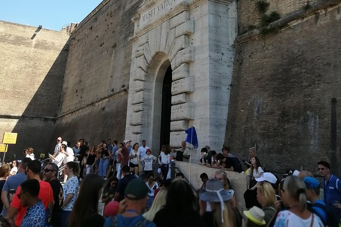 Guided tours in Spanish with skip-the-line ticket for Vatican City - Who Should Book This Tour?