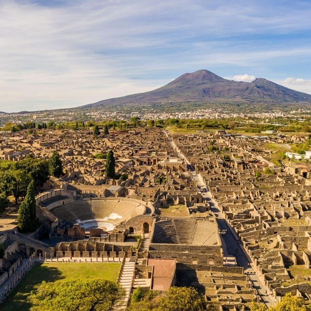 Guided Visit of Pompei and Mount Vesuvius (spanish & french) - An Overview of the Experience