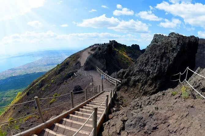 Guided Visit of Pompei and Mount Vesuvius Tour with Pizza Lunch - FAQ