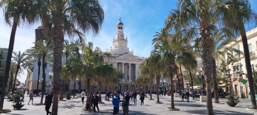 Guided visit on foot through Cádiz: stories from the hand of a local guide - Final Thoughts: Is This Tour for You?