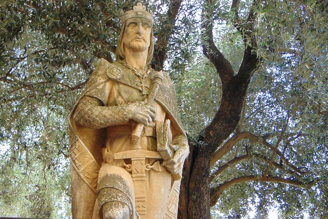 Guided Visit to the Alcazar of the Christian Monarchs With Admission - What to Expect During the Tour