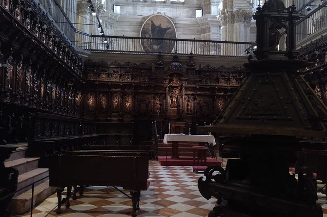 Guided visit to the Cathedral of Malaga and its surroundings - The Details of the Tour