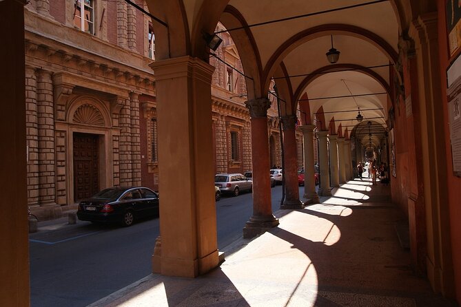 Guided Walking Tour in Bologna - Group Size and Recommendations