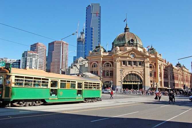 Guided Walking Tour in Melbourne - Key Points