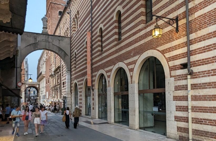 Guided Walking Tour in Verona - Key Points