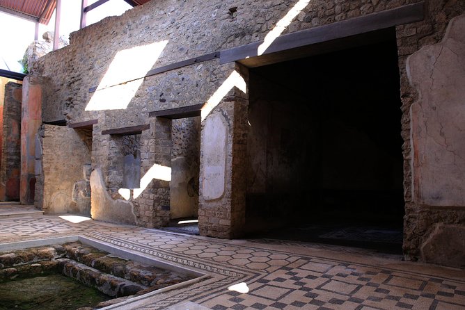 Guided Walking Tour of Ancient Pompeii Highlights - Guided Exploration Experience