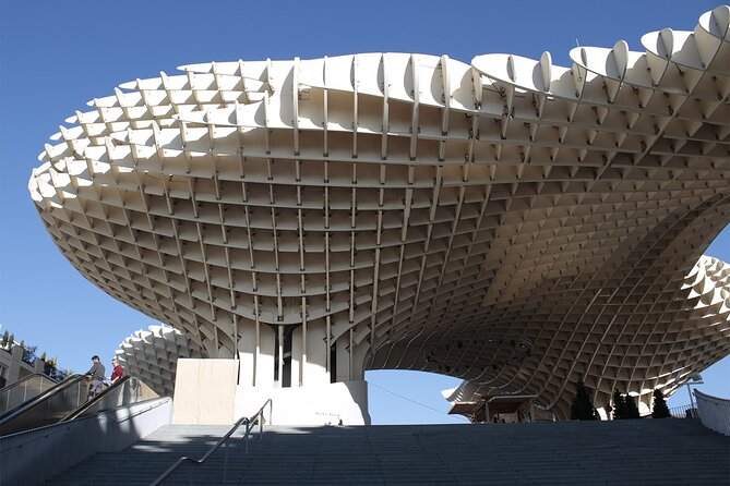 Guided walking tour to Setas, La Macarena and Dueña's Palace in Seville - FAQ