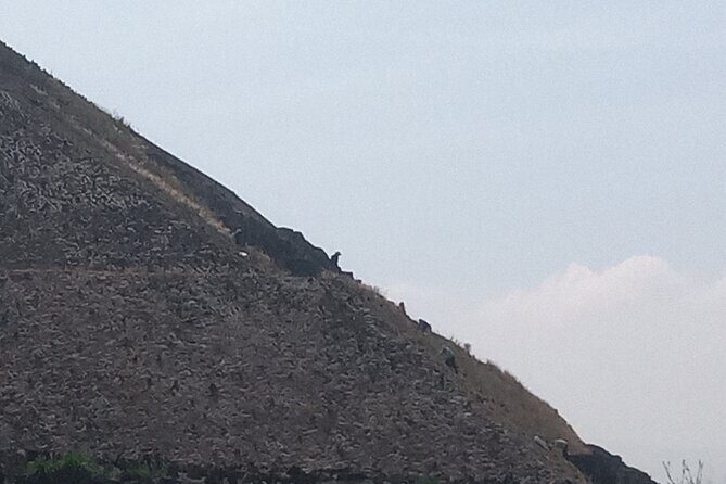 Guided Walking Tour to the Archaeological Zone of Teotihuacán - Authenticity and Guide Expertise