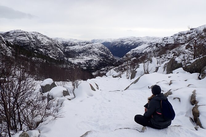 Guided Winter Hike to Pulpit Rock Preikestolen - Essential Gear and Clothing for Winter Hiking