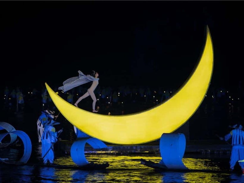 Guilin: 1-Day Cave, Xianggong Hill, Bamboo Boat & Show - Who Should Consider This Tour?