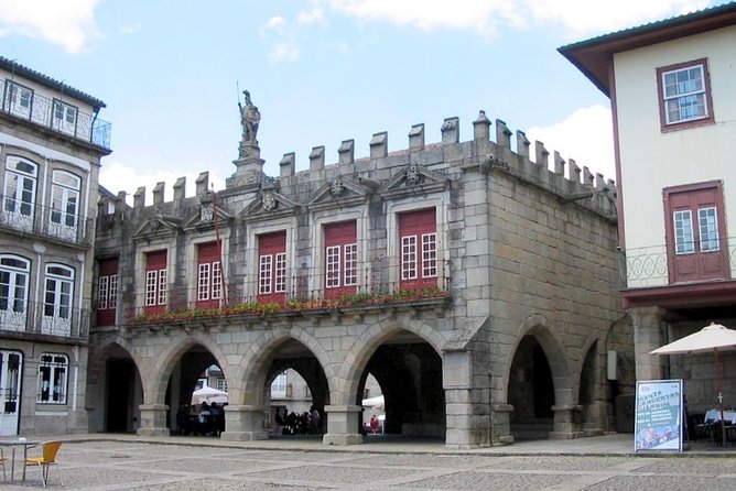 Guimarães Half Day Private Tour From Porto - Guimarães Castle: A Stunning Historical Fortress