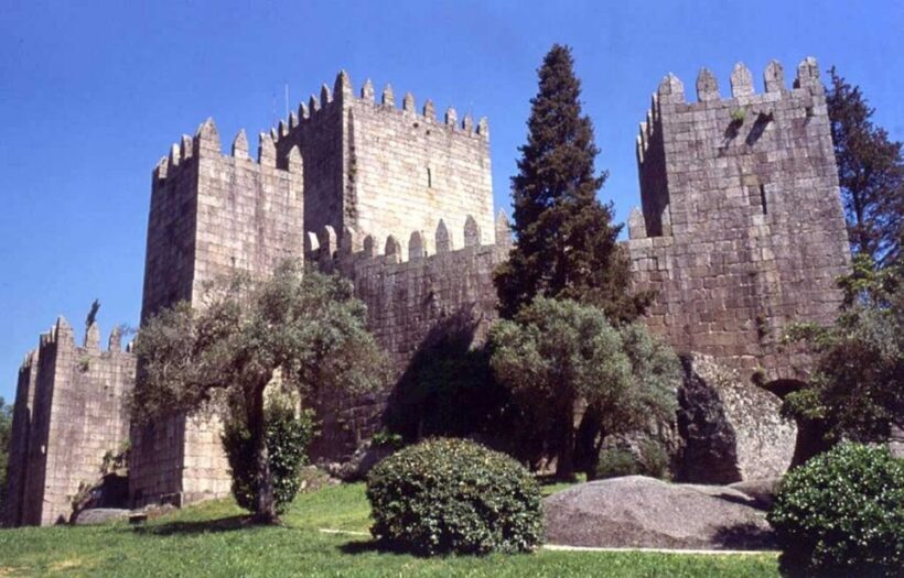 Guimarães Tour(4Hours): From Oporto;City Tour- Half Day Trip - Key Points